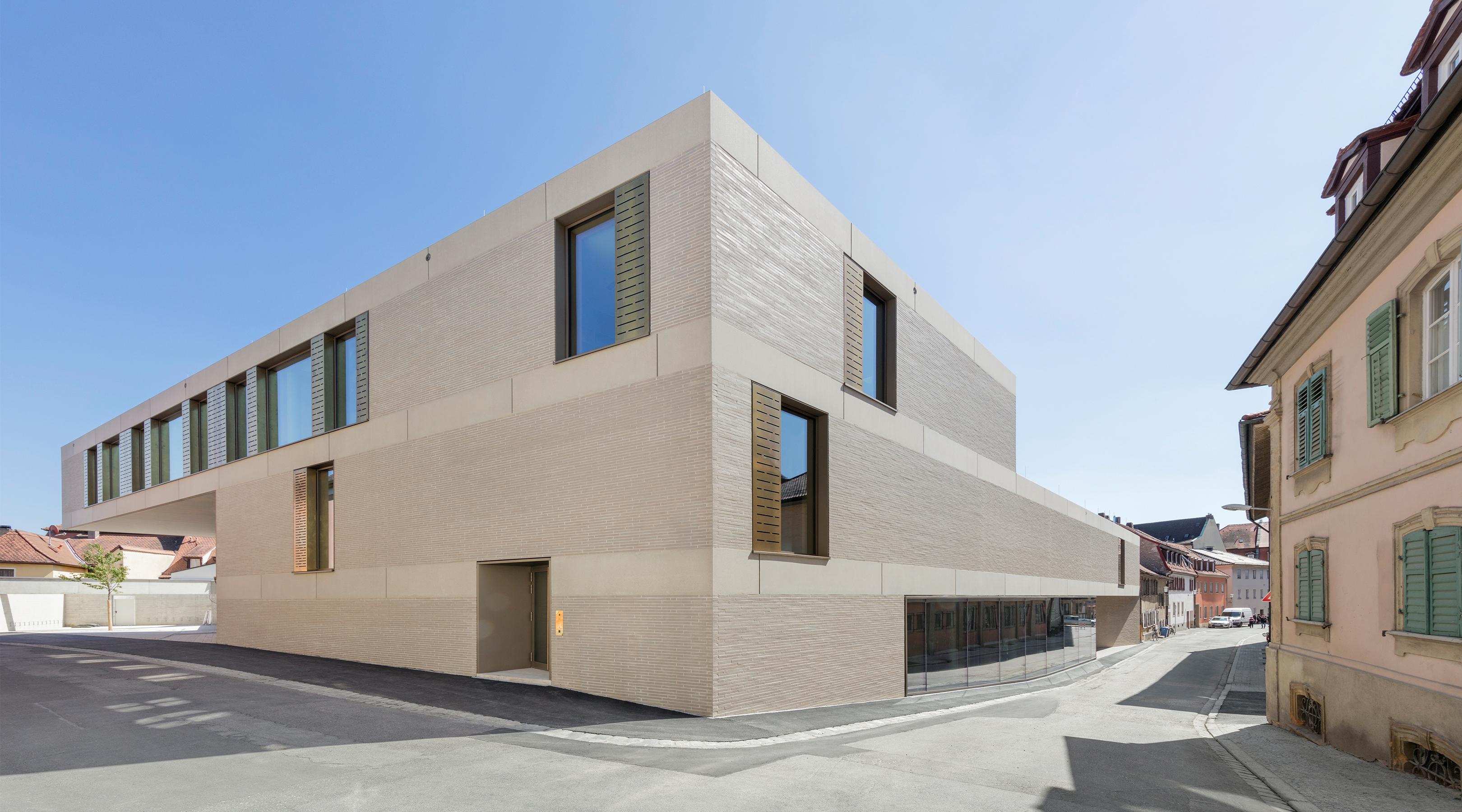 Maria-Ward-Schulen – Peck Daam Architekten